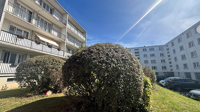 Appartement à vendre - Neauphle-le-Château - 3 pièces - 2 chambres