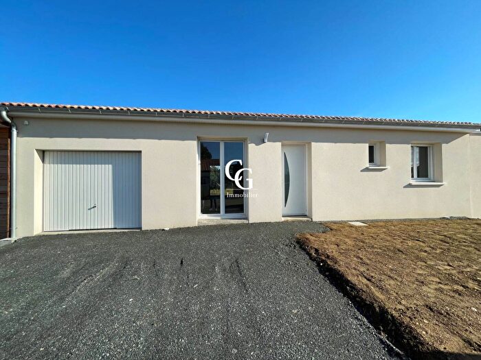 Maison à louer - Montaigu-Vendée - 4 pièces - 3 chambres