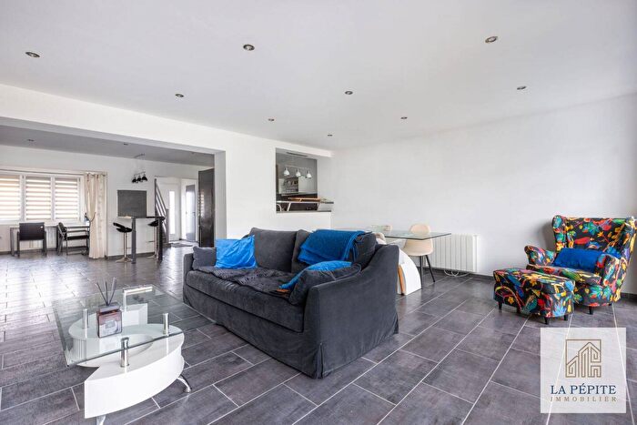 Maison à louer - Aulnoy Lez Valenciennes - 4 pièces - 2 chambres