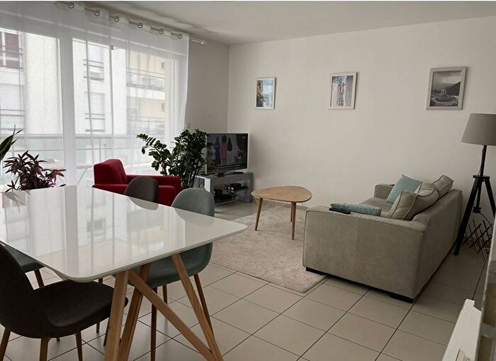 Appartement à louer - Reims - 2 pièces - 1 chambre