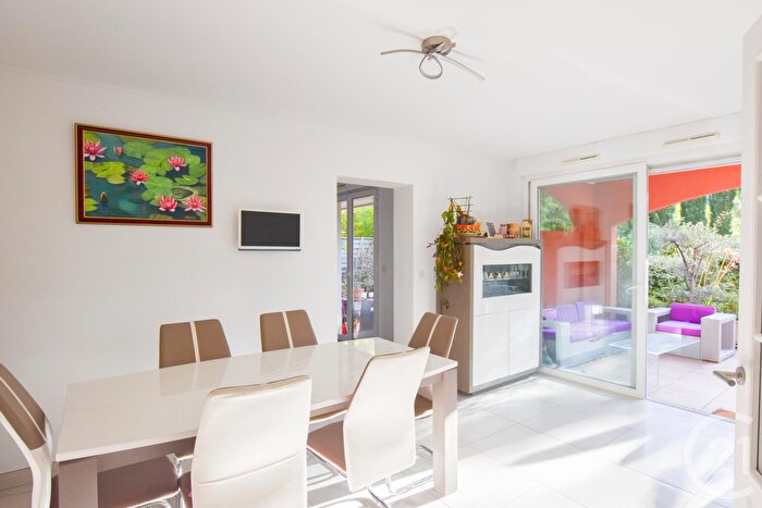 Appartement à vendre - Cavalaire-sur-Mer, Centre-ville - 3 pièces - 2 chambres