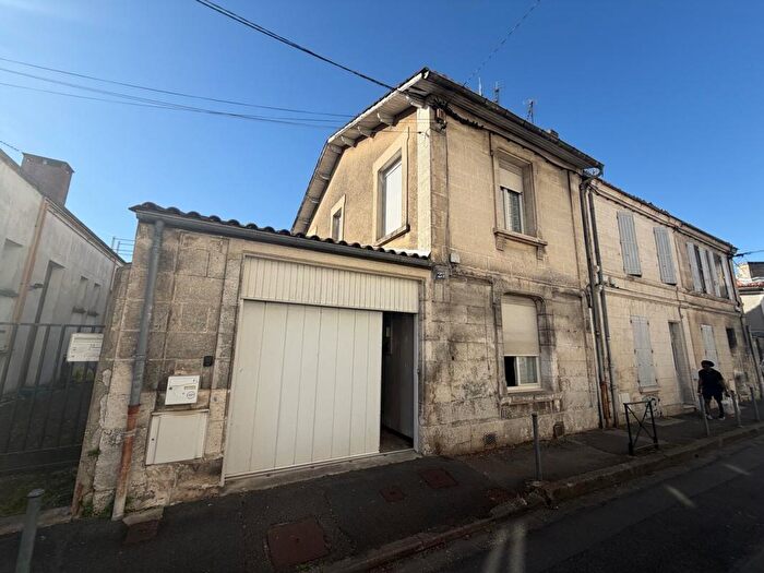 Maison 4 pièces à Angoulême, Le Vieil Angoulême, à vendre