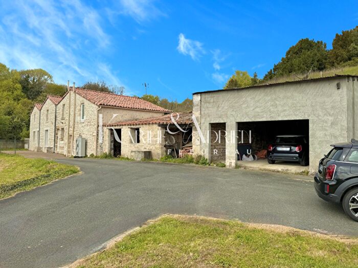 Maison à vendre - Fontenay-le-Comte - 5 pièces - 3 chambres