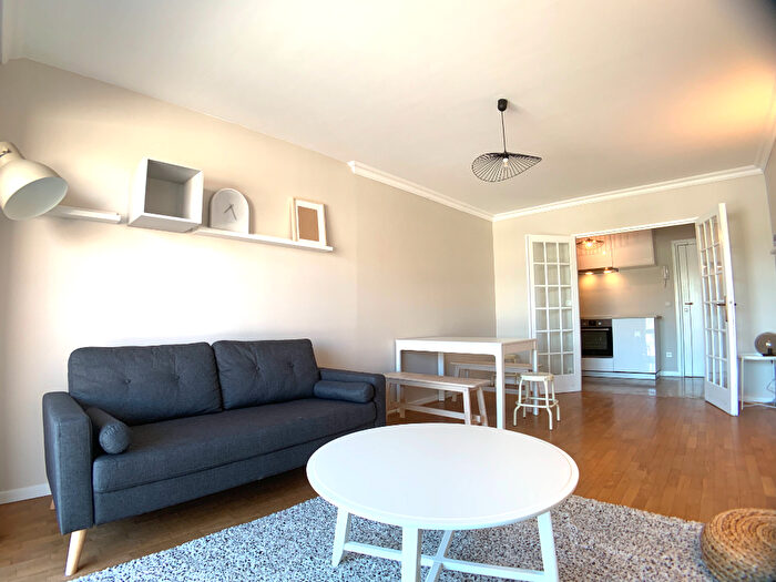 Appartement à louer - Villeurbanne, Perrallière - 6 pièces - 5 chambres