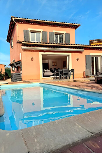 Maison à vendre - La Crau, Les Sauvans, La Gensolenne, La Monache, La Bastidette - 5 pièces - 3 chambres