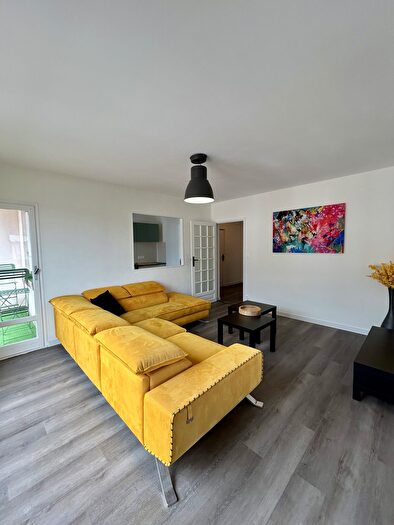 Appartement à louer - Orléans - 4 pièces - 2 chambres