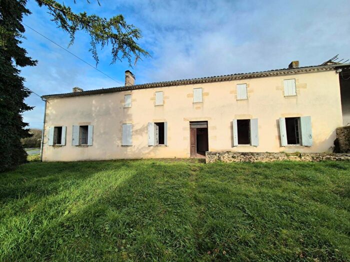 Maison à vendre - Saint-Sulpice-de-Pommiers - 6 pièces - 5 chambres