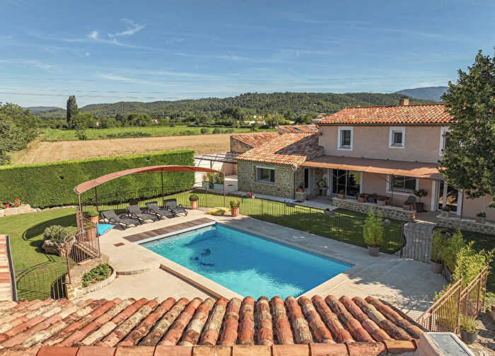 Maison 9 pièces à Villelaure, à vendre