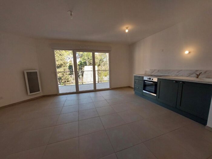 Appartement à louer - Brignoles, Extension années - - 3 pièces - 2 chambres