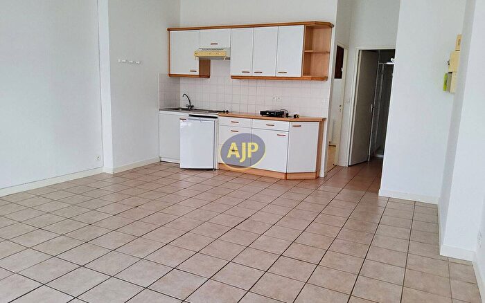 Appartement à louer - Centre Ville, Pontivy - 2 pièces - 1 chambre