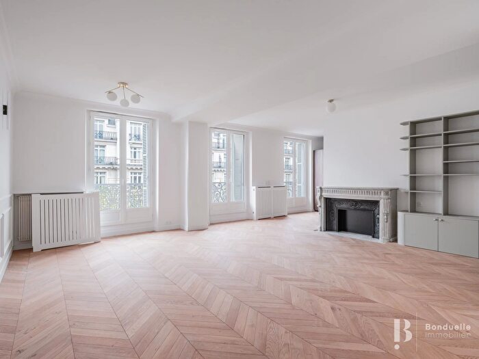 Appartement à louer - Paris e , Opéra - 5 pièces - 4 chambres