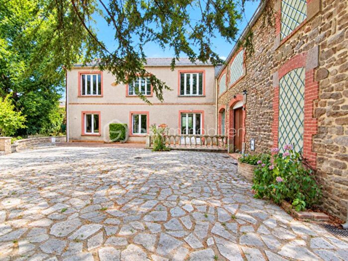 Fougères, Forairie, Cotterêts - Maison 9 pièces à vendre