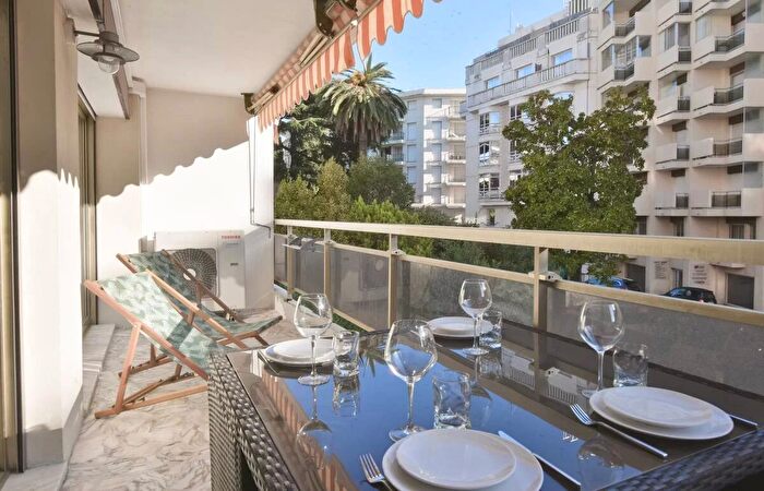 Appartement à vendre - Cannes, Centre-ville - 3 pièces - 2 chambres
