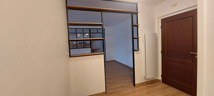 Appartement à louer - Compiegne - 4 pièces - 2 chambres