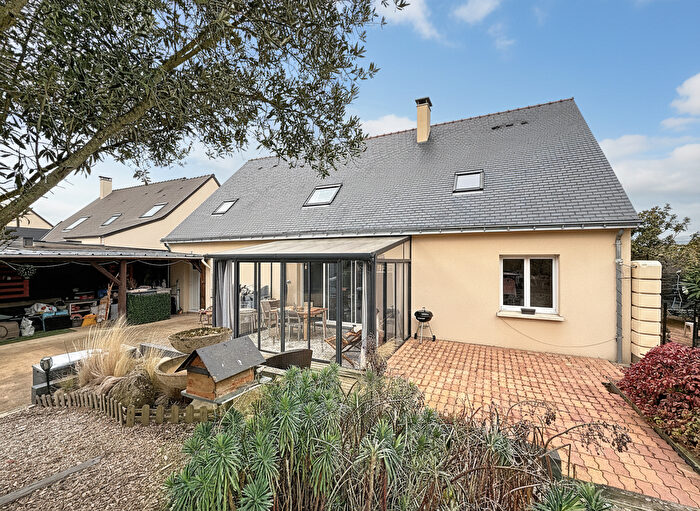 Maison à vendre - Thouarcé - 7 pièces - 5 chambres