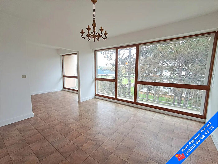 Appartement à vendre - Joigny - 5 pièces - 3 chambres