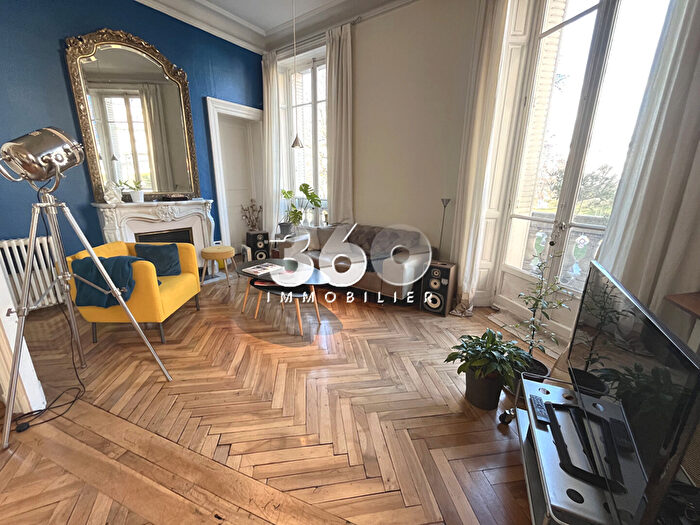 Appartement à vendre - Aix-les-Bains, Centre-ville - 5 pièces - 4 chambres