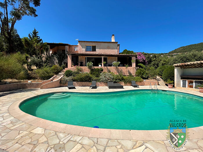 Maison à vendre - La Londe-les-Maures, Valcros, Alicastre, Haut Pansard, Bas Pansard, Le Pin - 7 pièces - 4 chambres