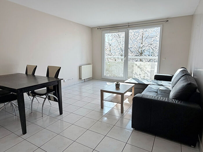 Appartement à louer - Vitry-sur-Seine, Stalingrad - 3 pièces - 2 chambres