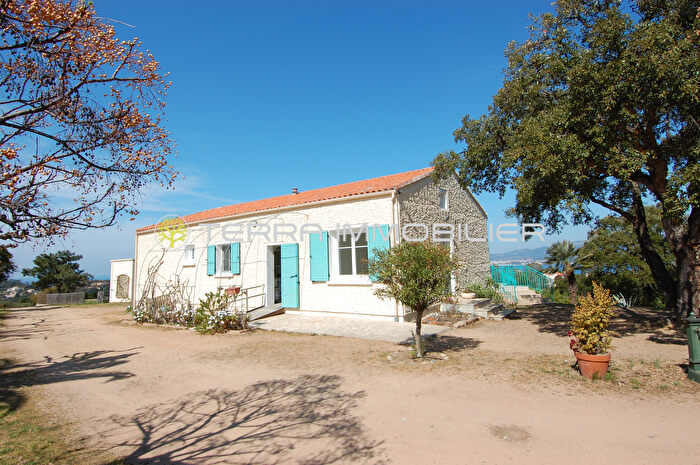 Grosseto-Prugna : Maison 5 pièces à louer