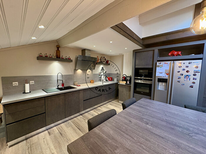 Appartement à vendre - Saint-Genis-Laval - 5 pièces - 3 chambres