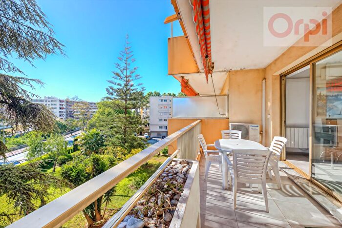 Appartement 3 pièces à vendre - Cagnes-sur-Mer, La Gare, Les Plans, Hippodrome