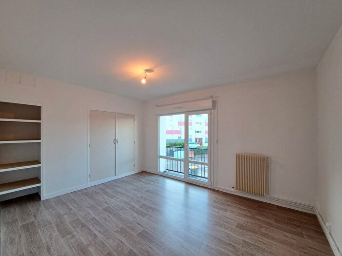 Appartement à louer - Troyes - 4 pièces - 3 chambres