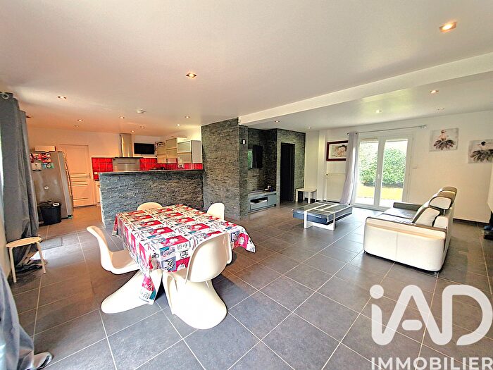 Maison à vendre - Mandres-les-Roses - 8 pièces - 5 chambres