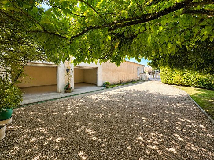 Maison 3 pièces à Saint-Romain-la-Virvée, à vendre