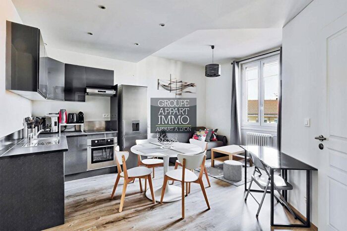 Appartement à louer - Brotteaux, Lyon ème arrondissement - 3 pièces - 2 chambres