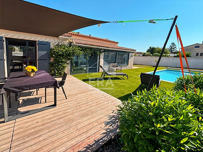 Maison 6 pièces à vendre à Mollégès
