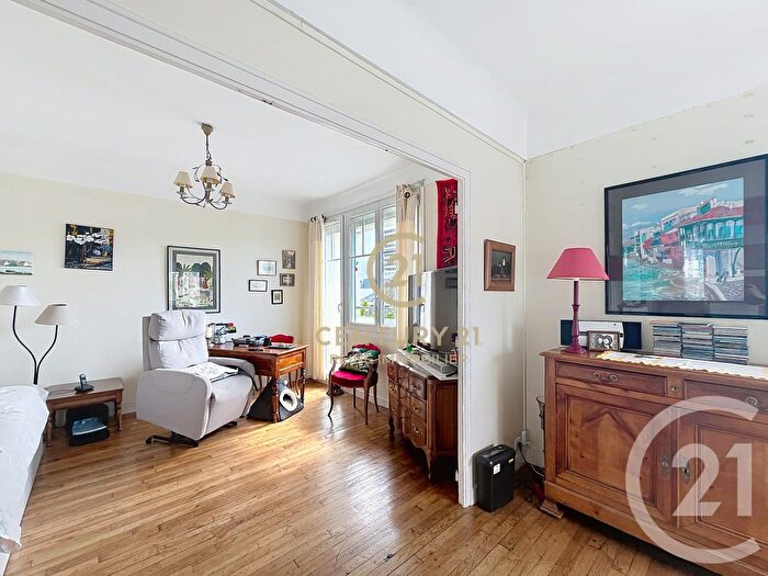 Quartiers Centre, Saint-Hélier, Gare : Appartement 3 pièces à vendre