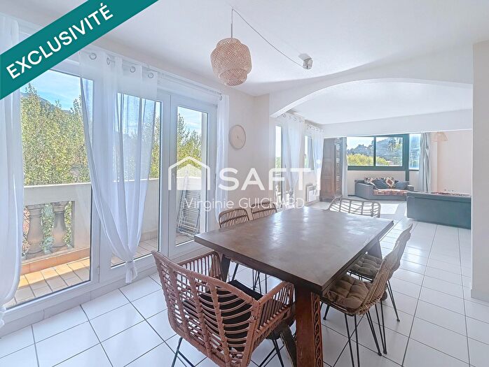 Appartement 4 pièces à vendre à Digne-les-Bains, Centre-ville, Bourg