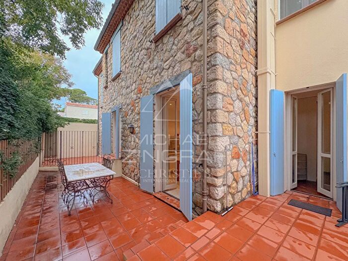 Appartement à vendre - Antibes, Juan-les-Pins, Le Cap - 3 pièces - 2 chambres