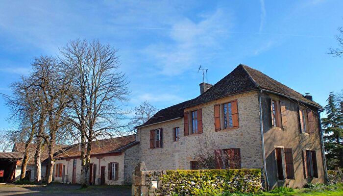 Maison 15 pièces à vendre à Parisot
