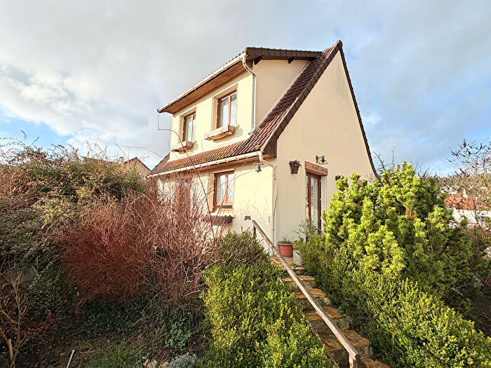 Maison à vendre - Chanteloup-les-Vignes - 5 pièces - 3 chambres