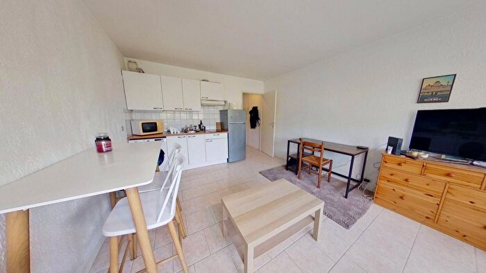 Appartement à louer - Est, Dardilly - 1 pièce