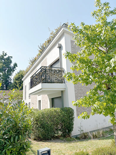 Appartement à louer - Eaubonne, Mont dEaubonne - 2 pièces - 1 chambre