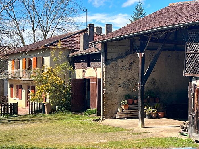 Beaumarchés - Maison 8 pièces à vendre