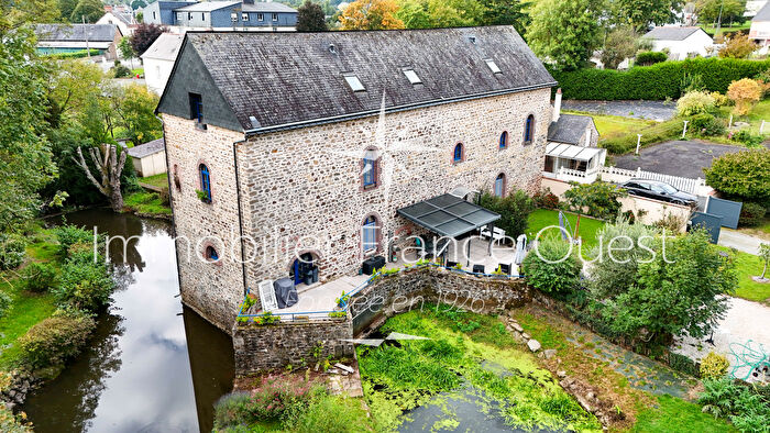 Maison à vendre - Montsûrs - 8 pièces - 5 chambres