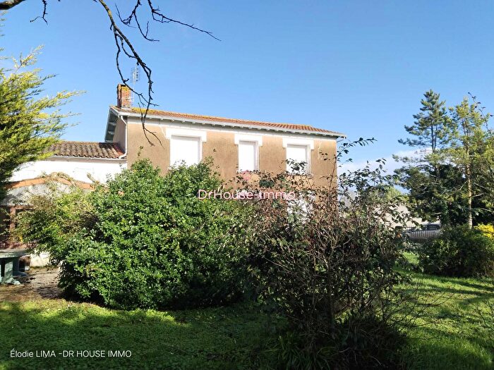 Maison à vendre - La Grève-sur-Mignon - 6 pièces - 4 chambres