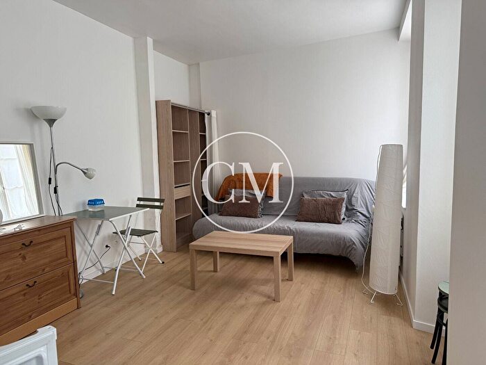 Appartement 1 pièce à Notre Dame, Versailles, à louer