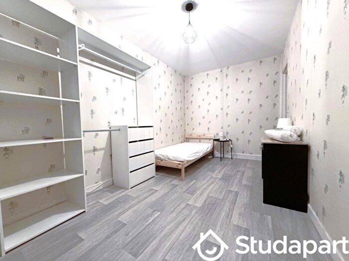 Appartement à louer - Activités, Orléans - 1 pièce - 2 chambres