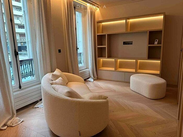 Gros Caillou, Paris 7ème arrondissement : Appartement 2 pièces à louer