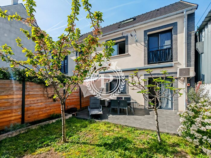 Neuilly-sur-Marne, Fauvettes Sud : Maison 5 pièces à vendre