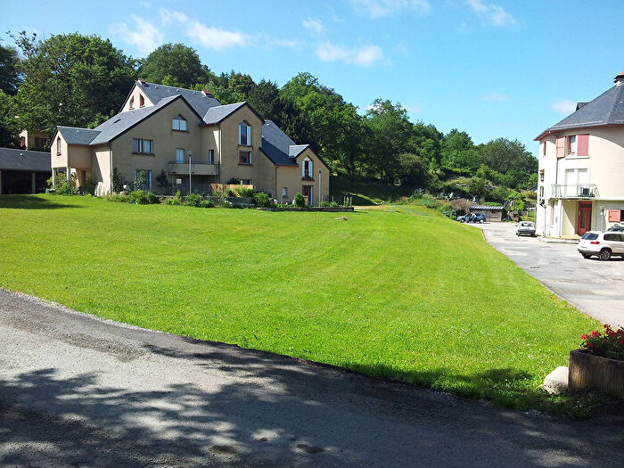 Appartement à louer - Salles-Curan - 4 pièces - 3 chambres
