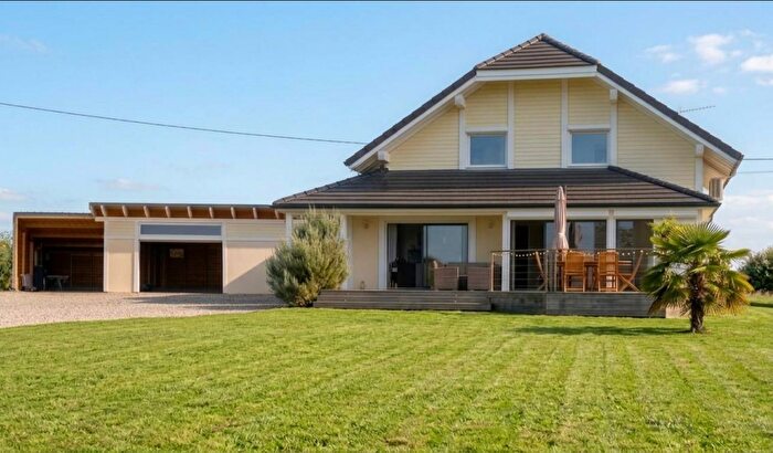 Maison 5 pièces à Tarasteix, à vendre