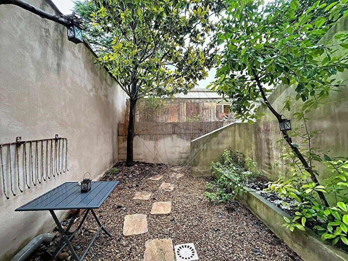 Appartement à louer - Nîmes - 3 pièces - 2 chambres