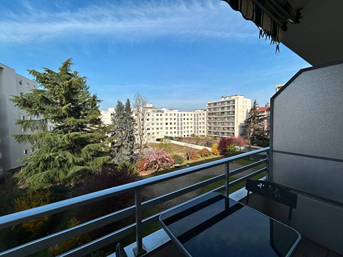 Appartement à louer - Saint Louis, Lyon ème arrondissement - 3 pièces - 2 chambres