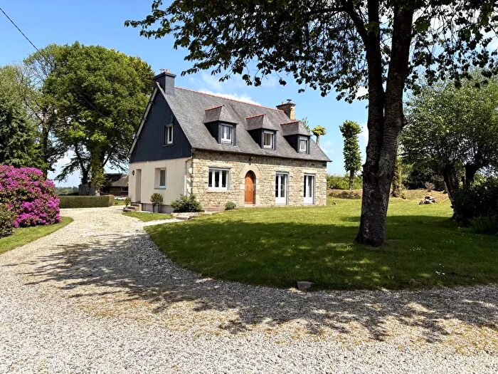 Maison à vendre - Guingamp - 5 pièces - 3 chambres